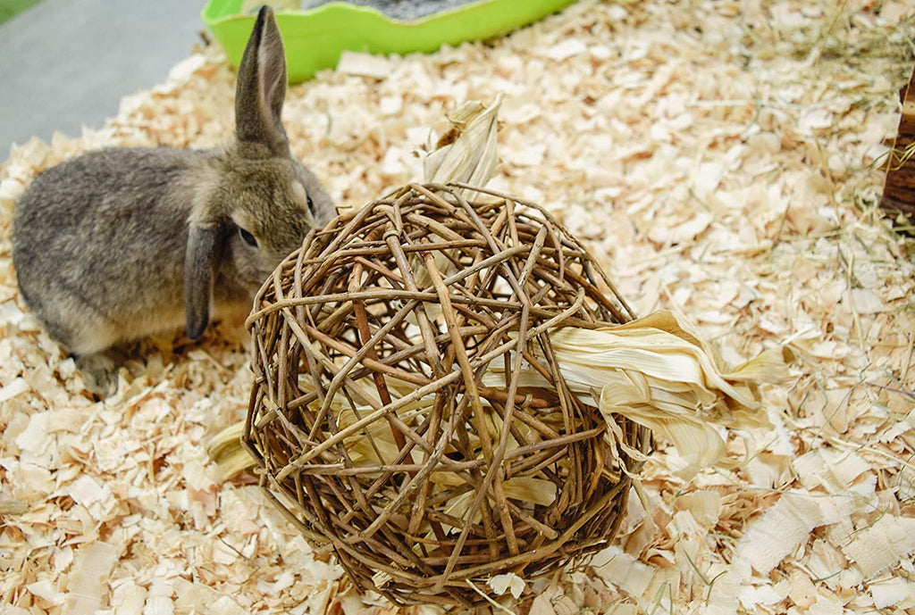 Natural Willow Play Ball – Hay Box